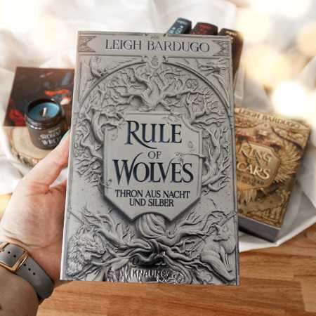 Rezension: Rule of Wolves - Thron aus Nacht und Silber | Jasebousbooks